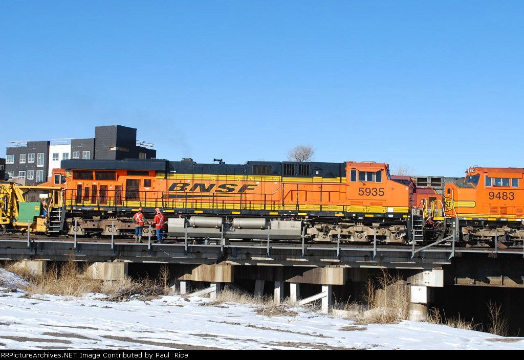 BNSF 5935